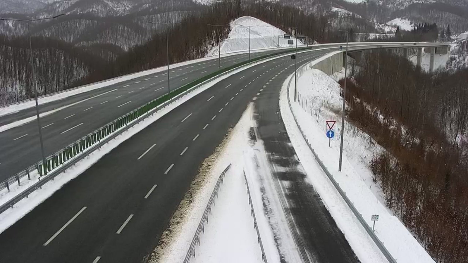 Saobraćaj na autoputu odvija se nesmetamo! - Monteput
